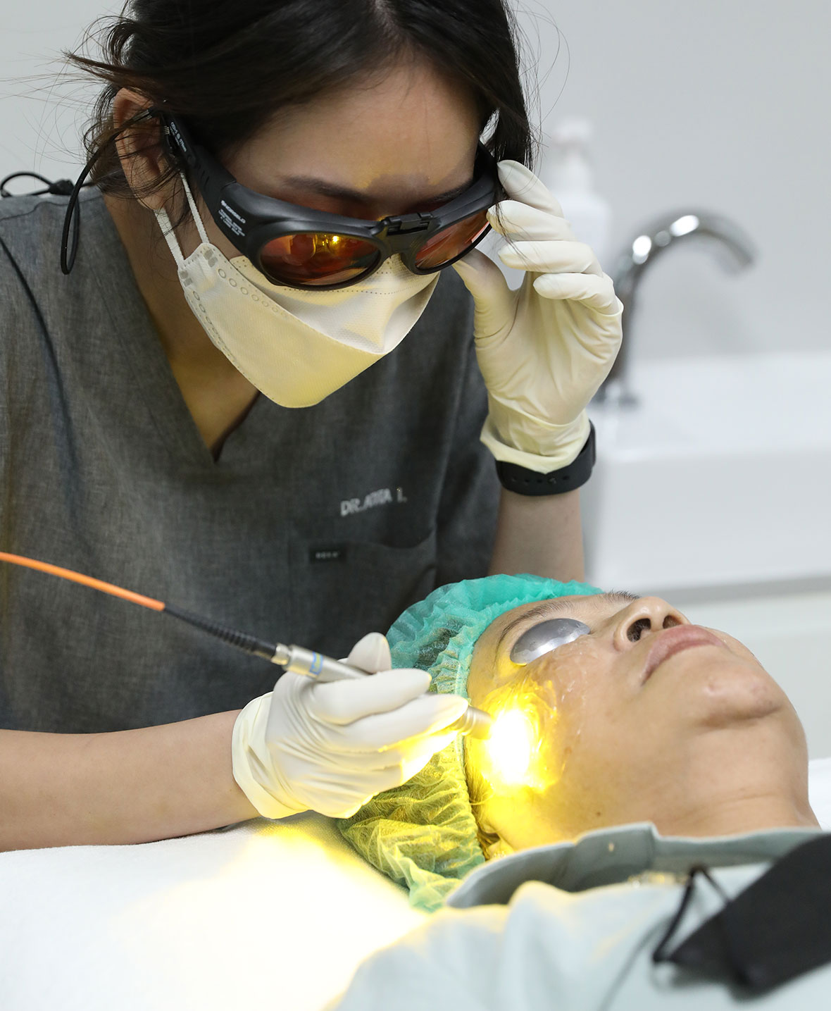 Dual Yellow Laser Treatment | ATTA Clinic